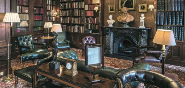 The Traditional Gentlemen’s Club and Its Etiquette