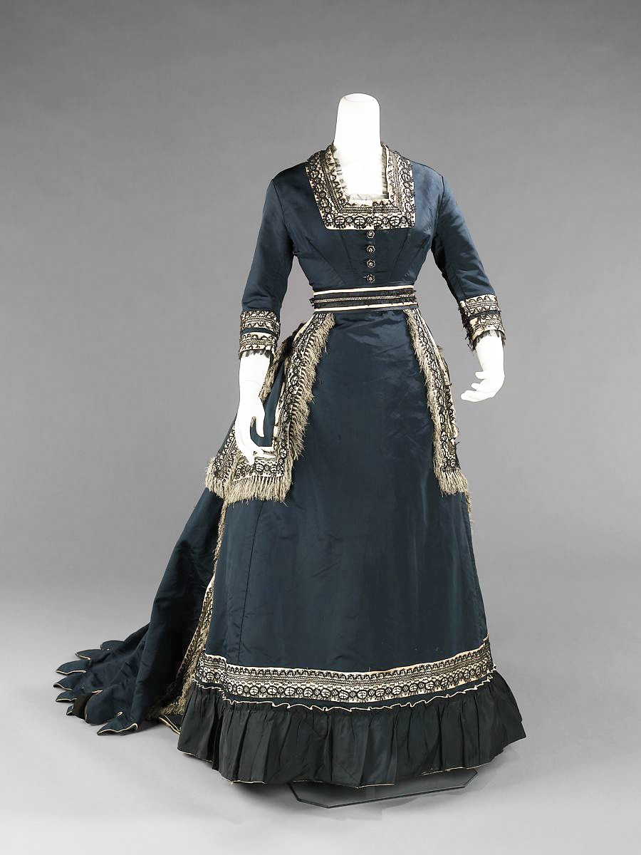The Evolution of Mourning Wear - The Journal of Antiques and Collectibles