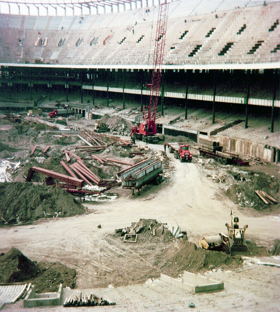 Yankee Stadium: East 161st and River Avenue - The home of Legends - The ...