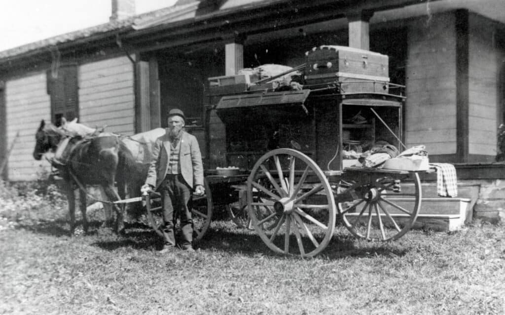 The Tin Peddler - The Journal of Antiques and Collectibles